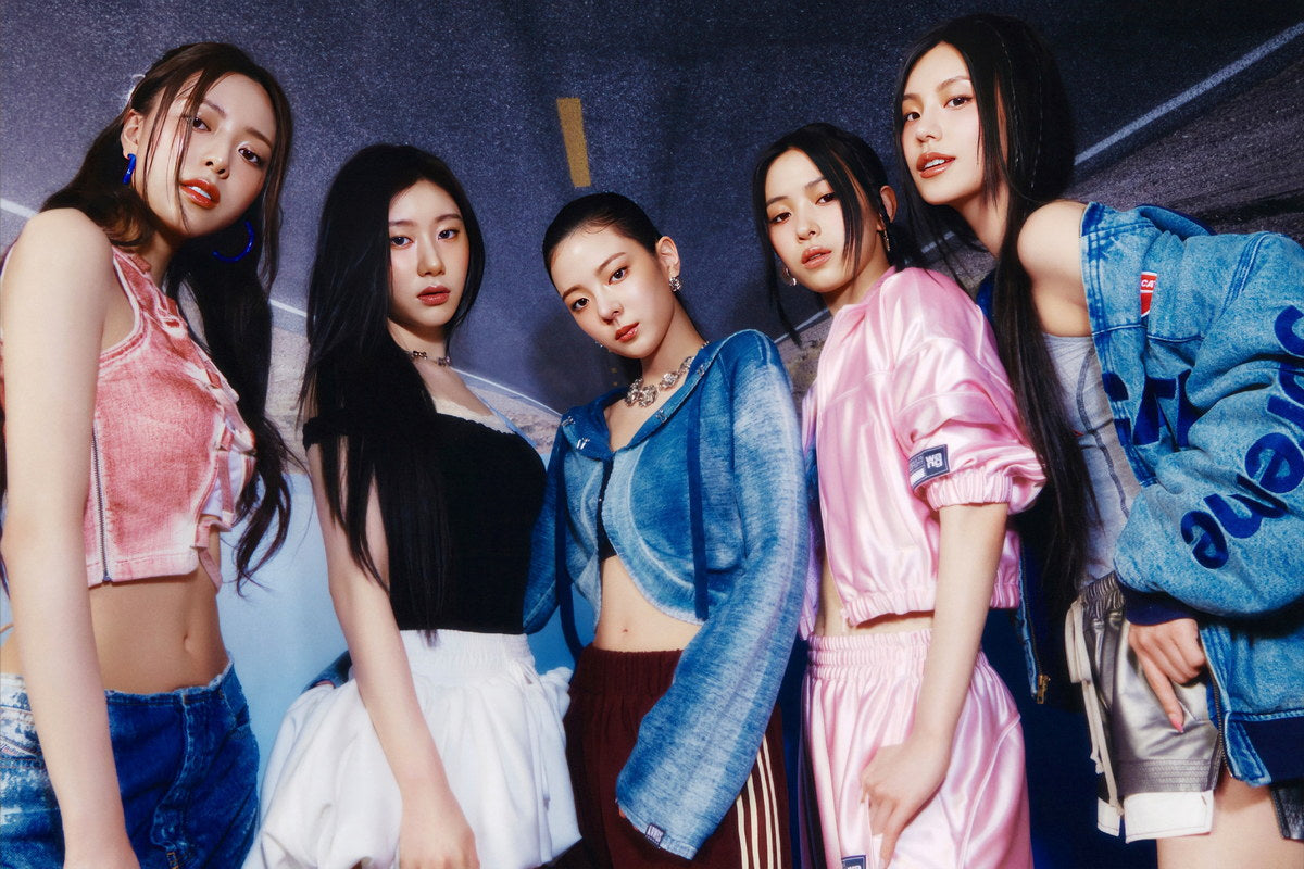 Poster - ITZY Yeji Lia Ryujin Chaeryeong Yuna GOLD Concept Photo Viral K-pop Music Poster ...