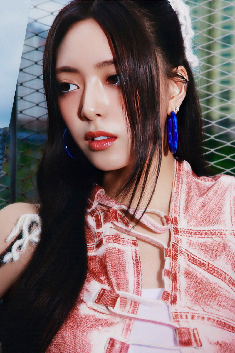 Poster - ITZY Yuna GOLD Concept Photo Viral K-pop Music Poster Streetwear Aesthetic Female ...