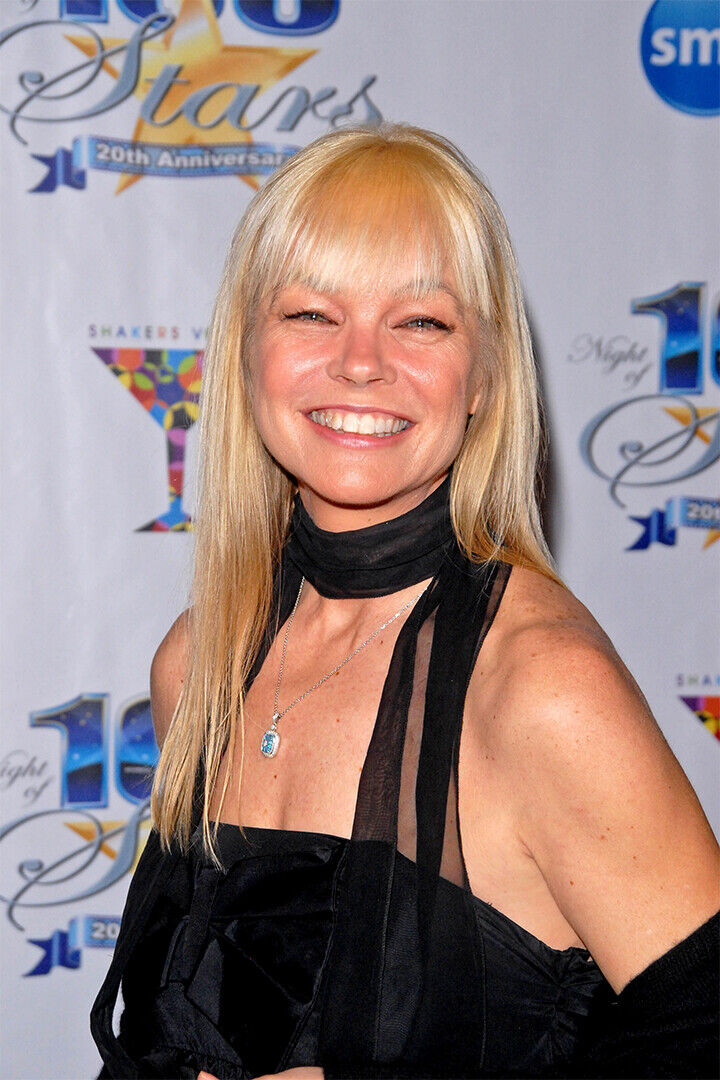 Poster - Julie Mccullough Actor Comedian Star Poster Wall Art Print ...